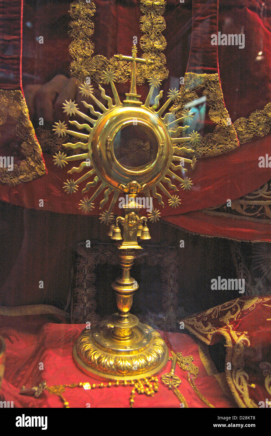 catholic reliquary or shrine Stock Photo - Alamy