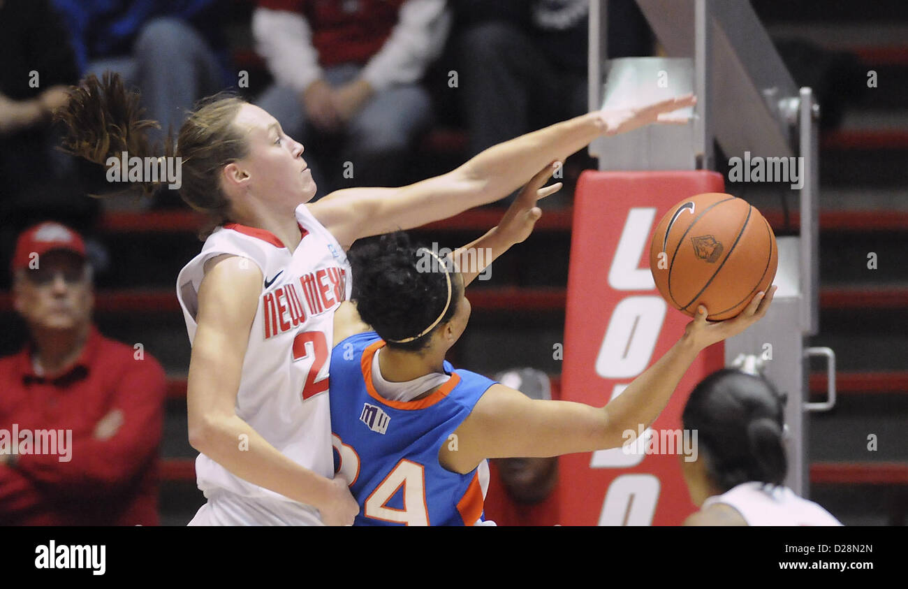 Jan. 16, 2013 - Albuquerque, NM, U.S. - UNM's #20 Sara Halasz attempts ...