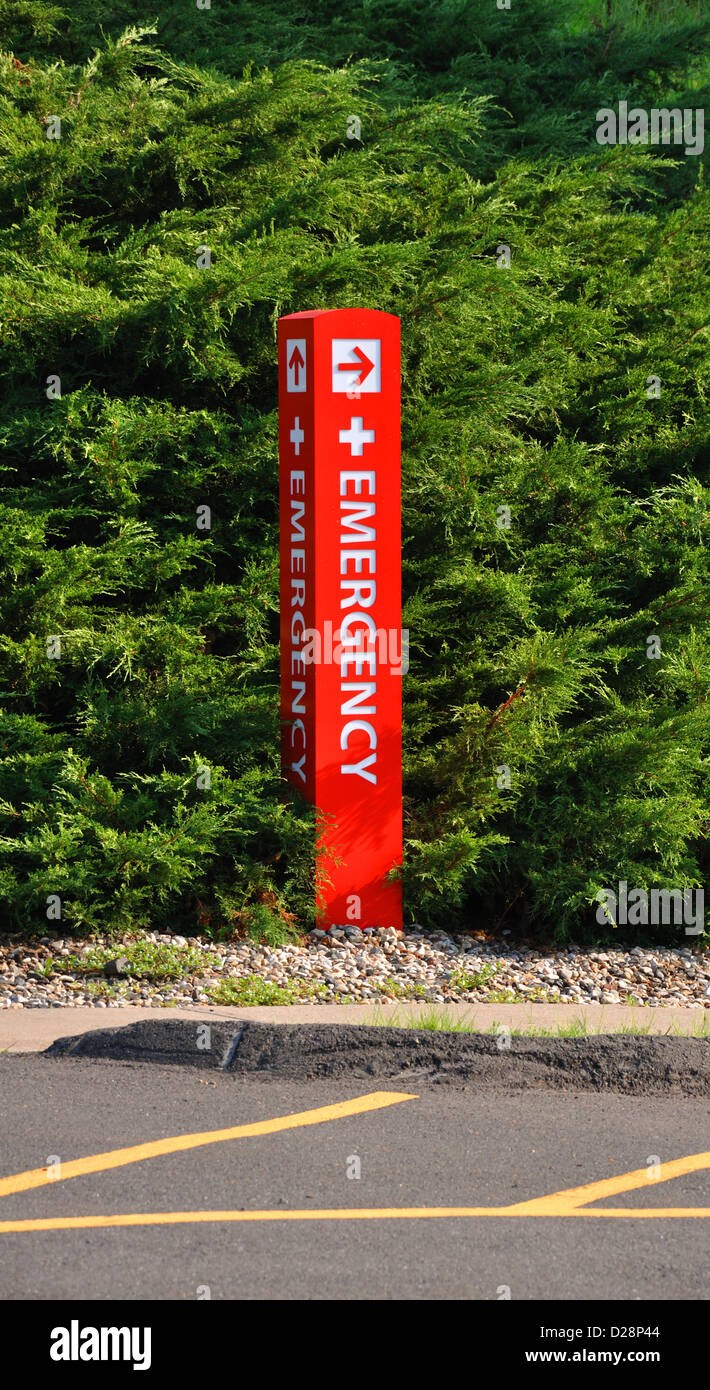 Emergency room sign and direction at UConn Medical Center, Farmington ...