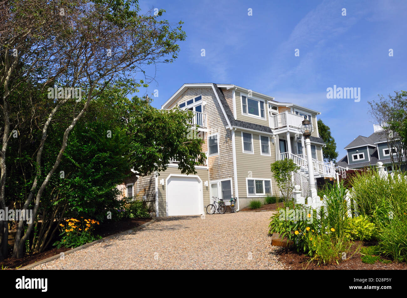 Cape Cod style house on Cape Cod, Massachusetts, USA Stock Photo - Alamy