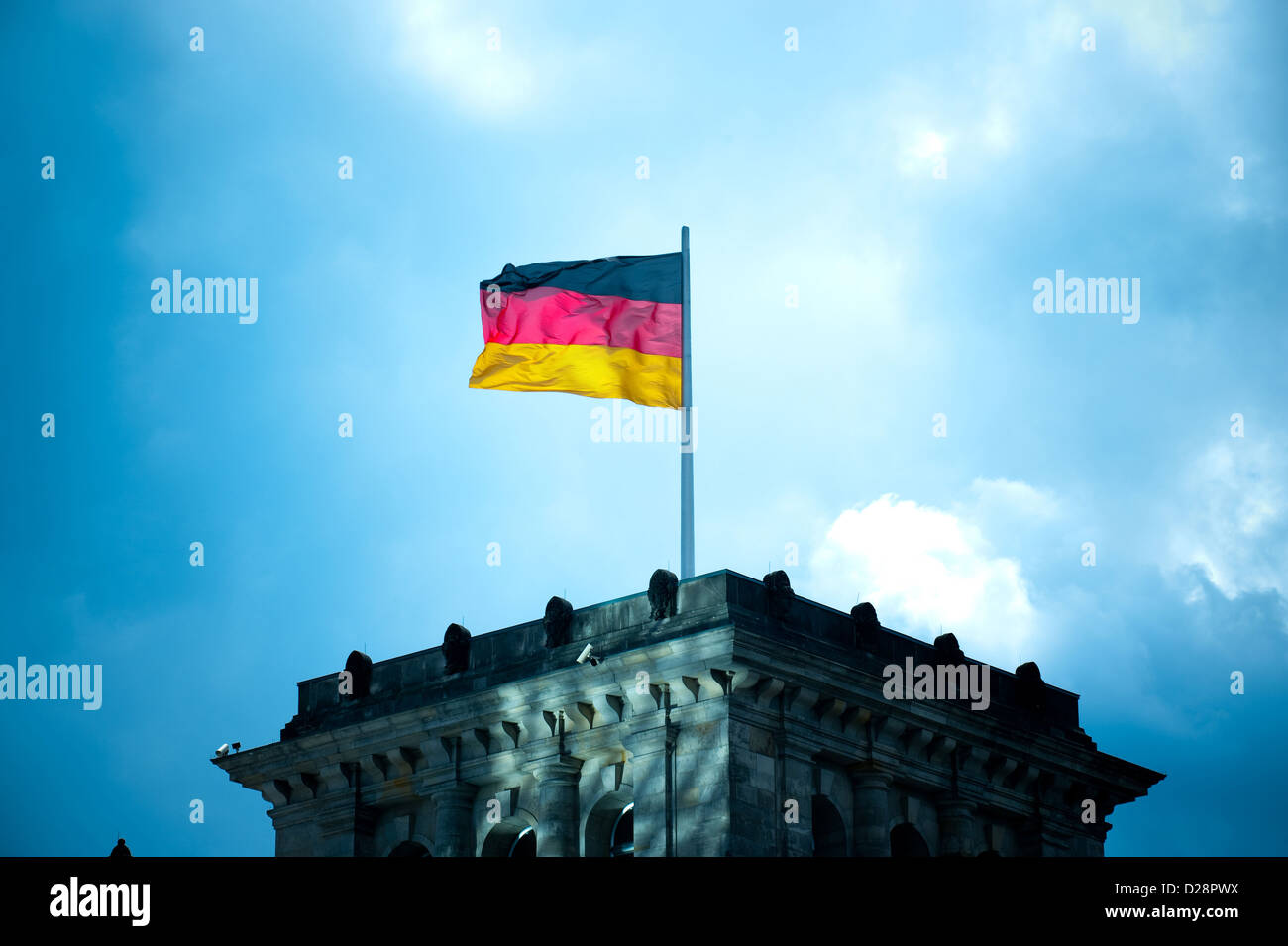 Berlin reichstag flag hi-res stock photography and images - Alamy