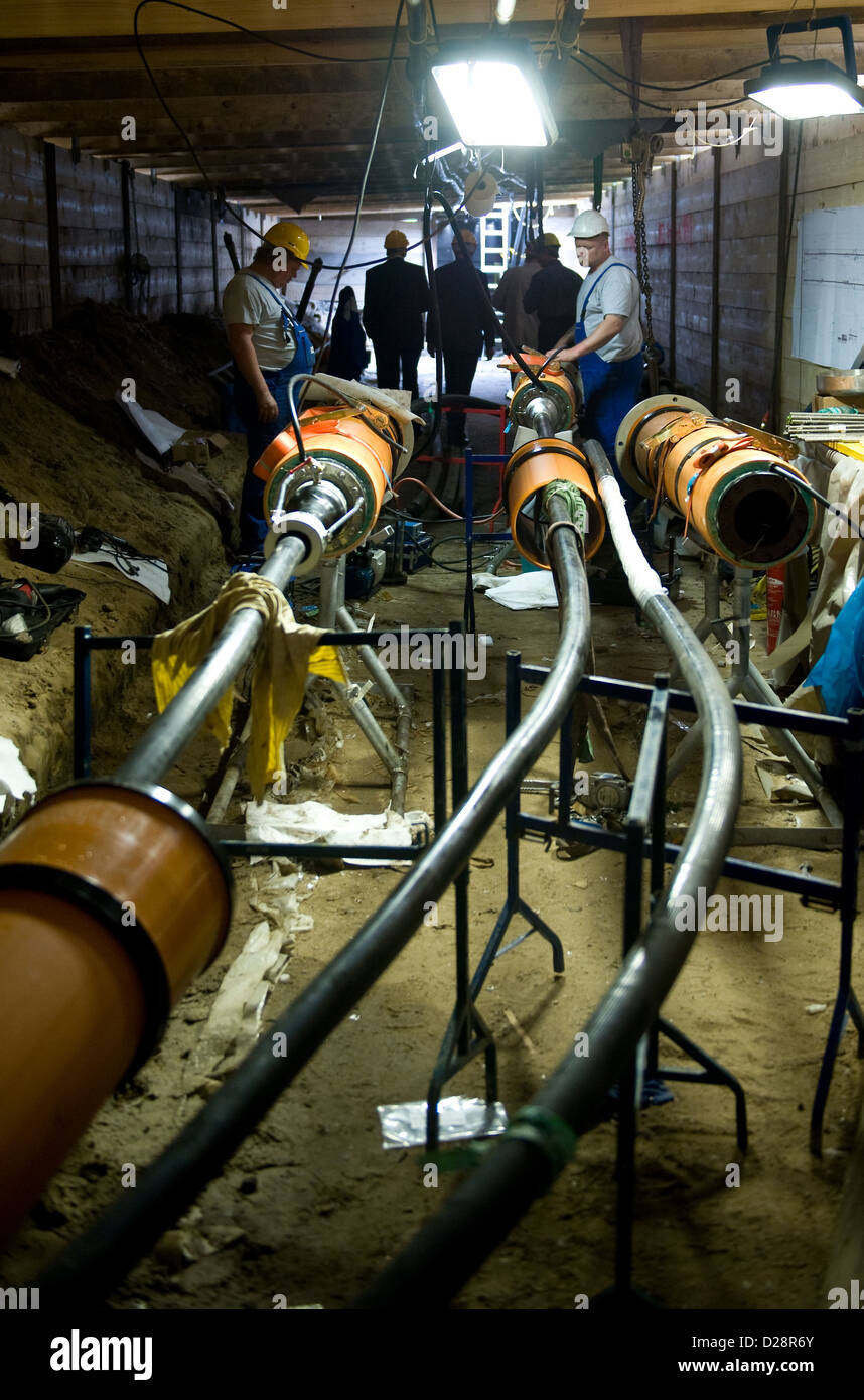 High voltage underground power cable hi-res stock photography and ...