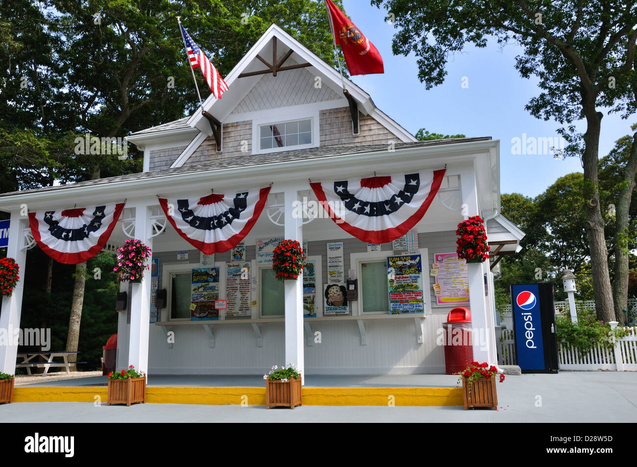 Twin Acres Ice Cream Shoppe, Cape Cod, Massachusetts, USA Stock Photo ...