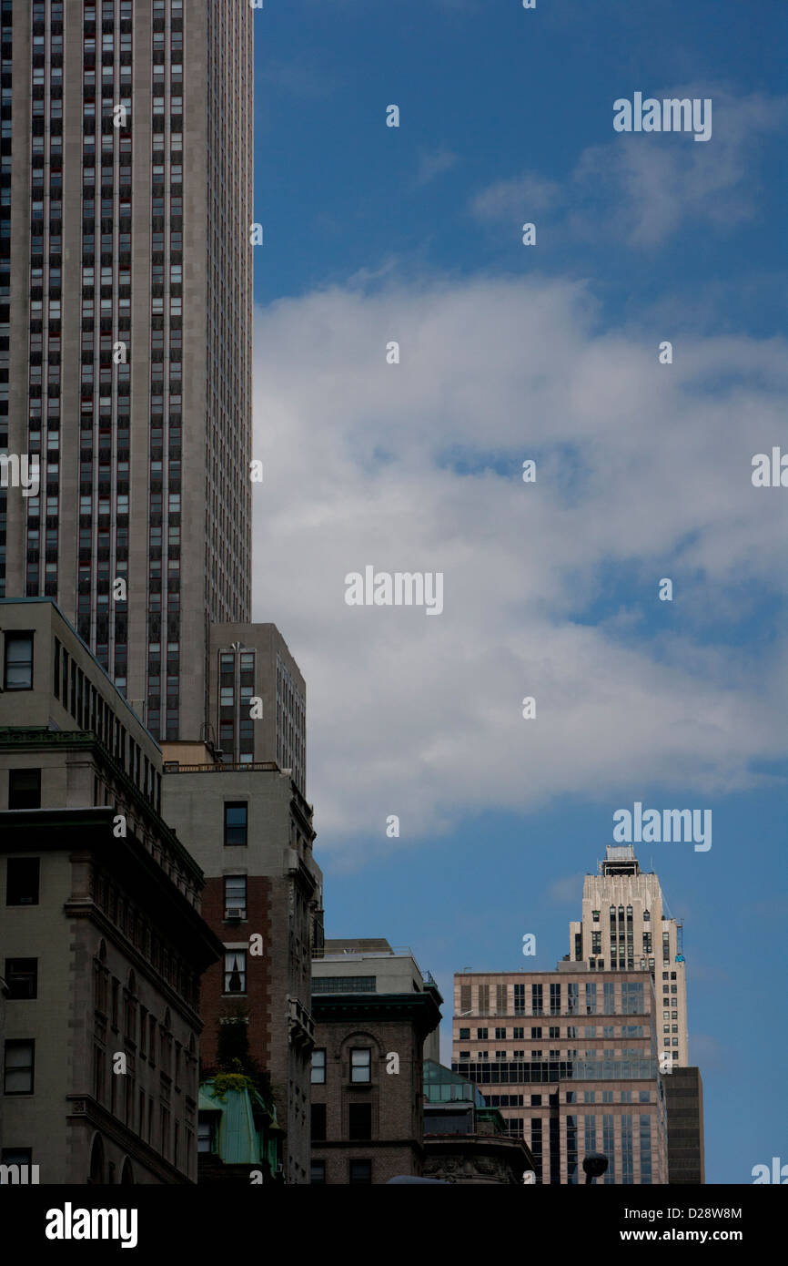 Sleek skyscrapers hi-res stock photography and images - Alamy