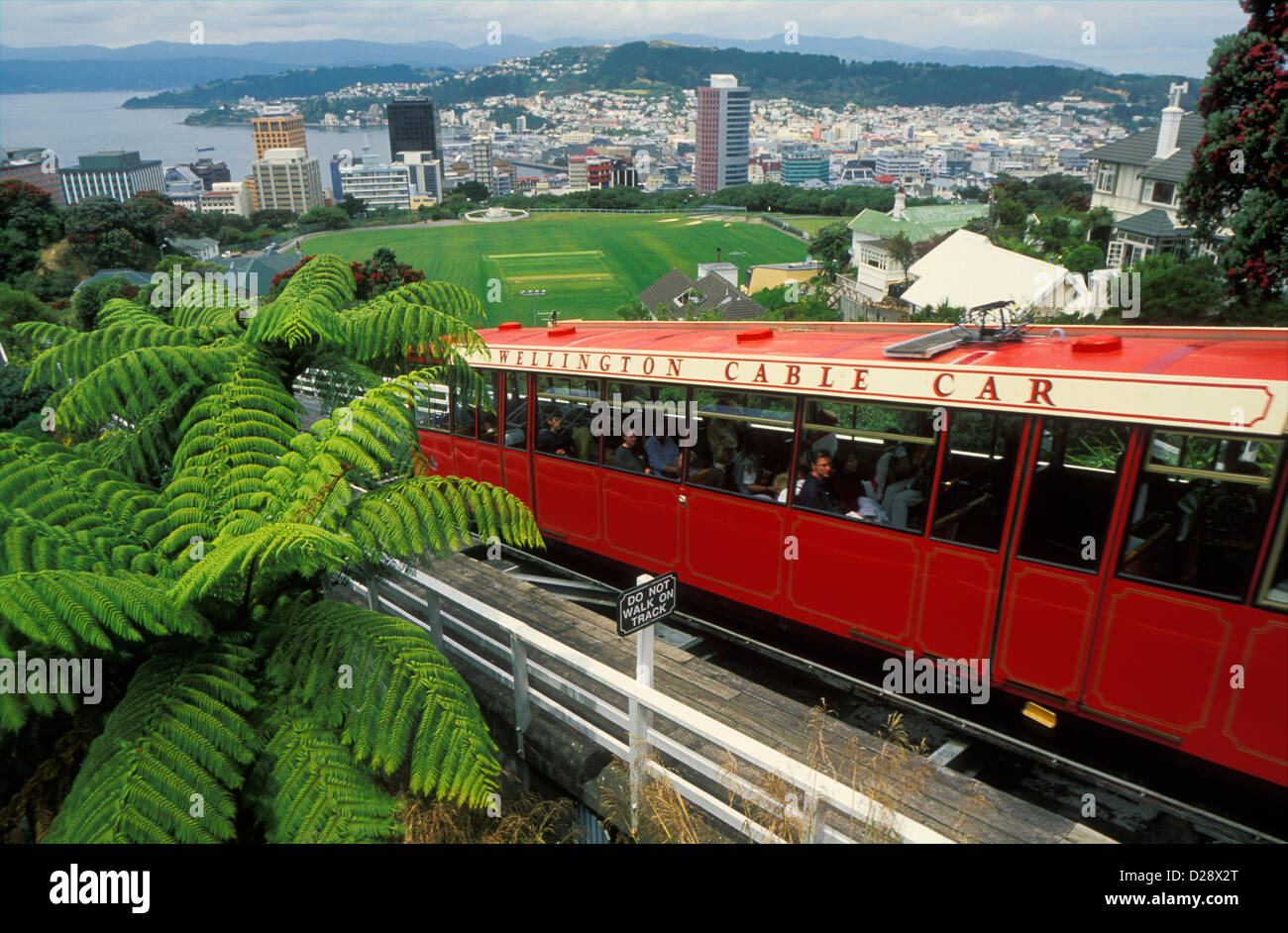 Train in new zealand hi-res stock photography and images - Alamy