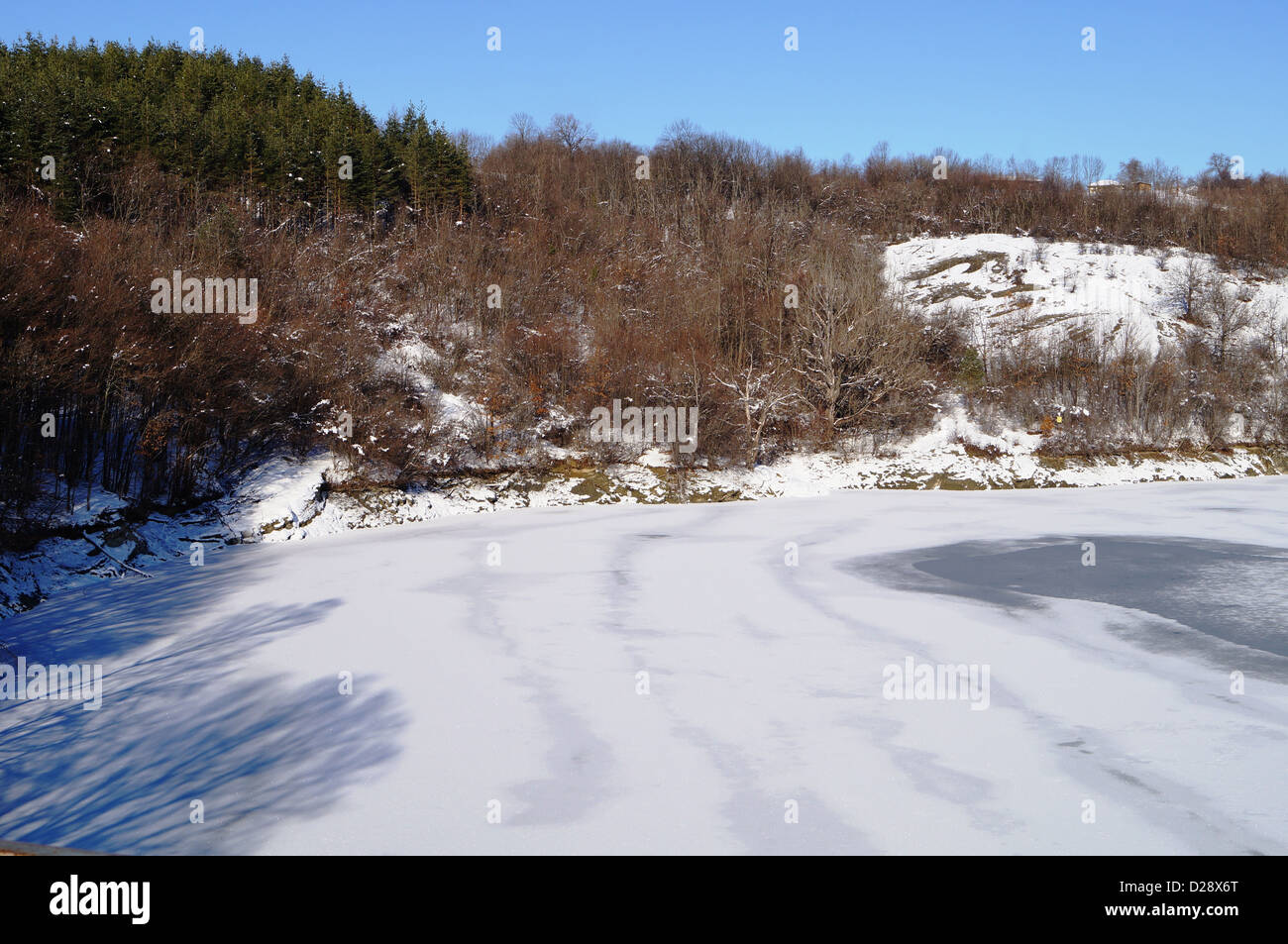 Frozen coast hi-res stock photography and images - Alamy