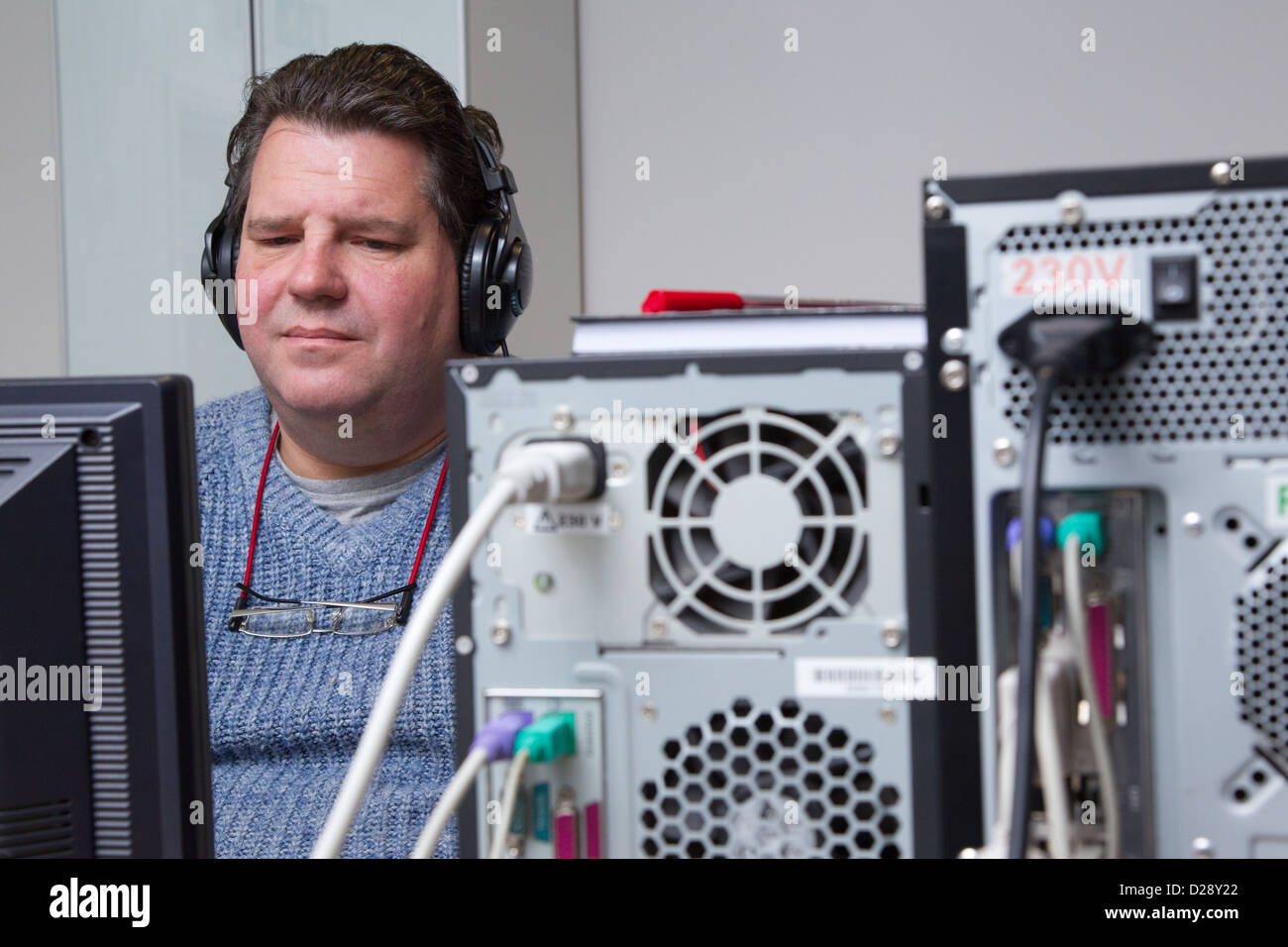 Partially sighted learner hi-res stock photography and images - Alamy