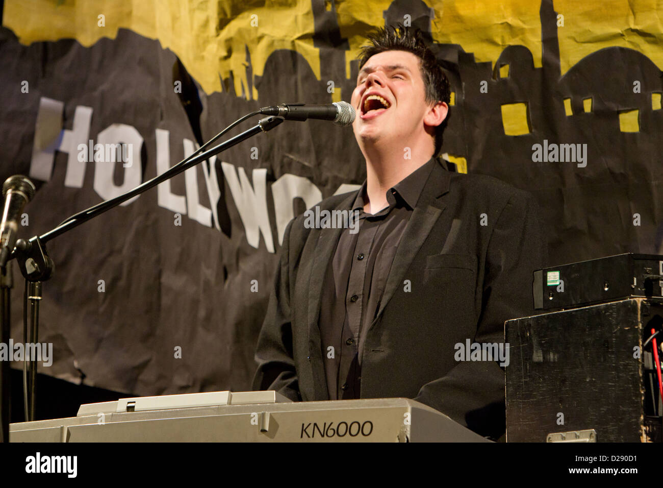 Disabled singer hi-res stock photography and images - Alamy