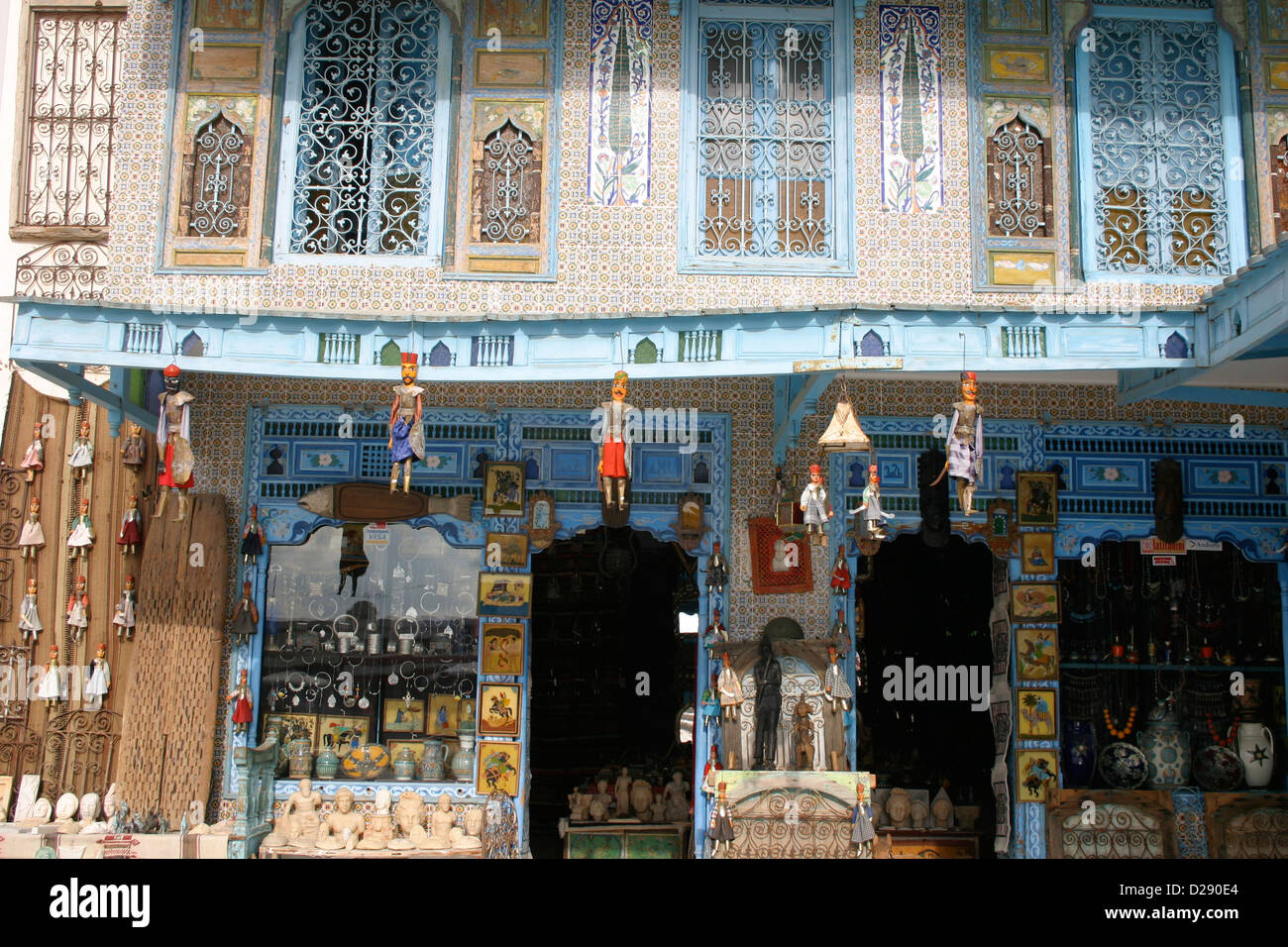 Tunisia, El Jem. Shop Stock Photo - Alamy