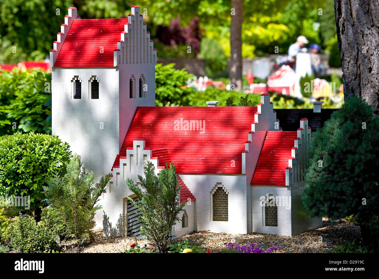 Red and white church hi-res stock photography and images - Alamy