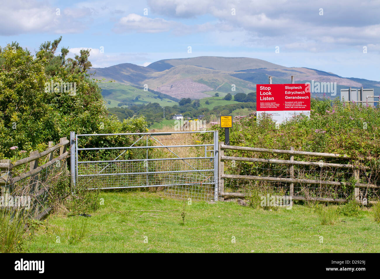 Stop look listen sign hi-res stock photography and images - Alamy