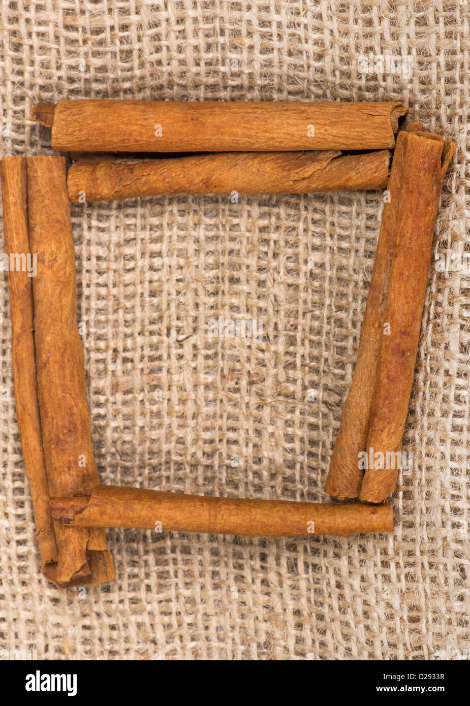 cinnamon sticks frame Stock Photo - Alamy