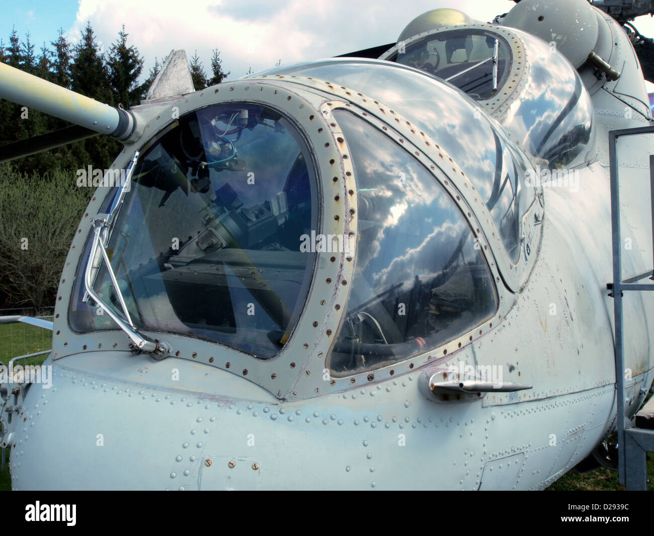 The Mil Mi-24P Hind is a Soviet-designed attack helicopter, known for ...