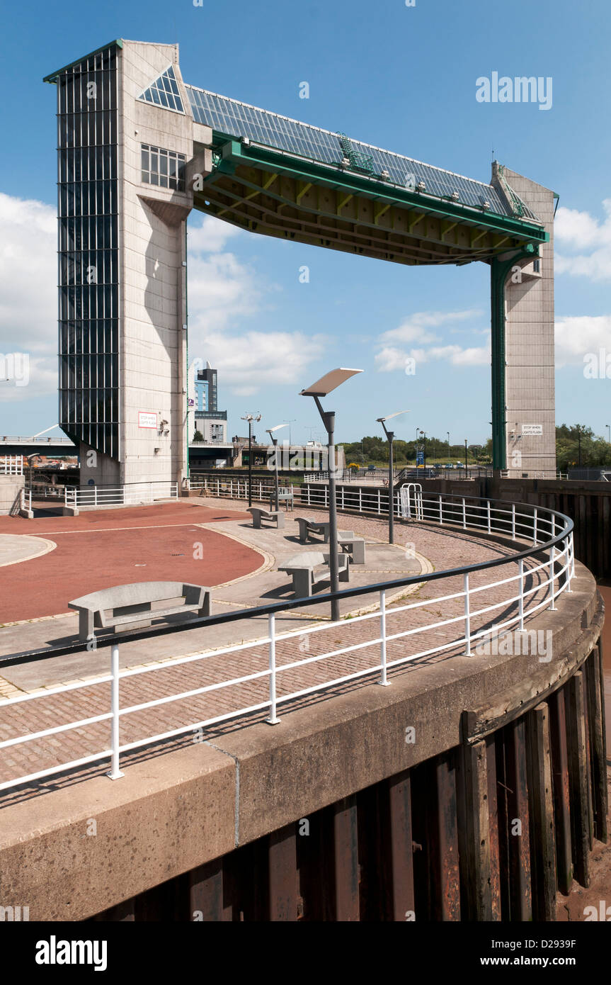 The river hull tidal barrier hi-res stock photography and images - Alamy