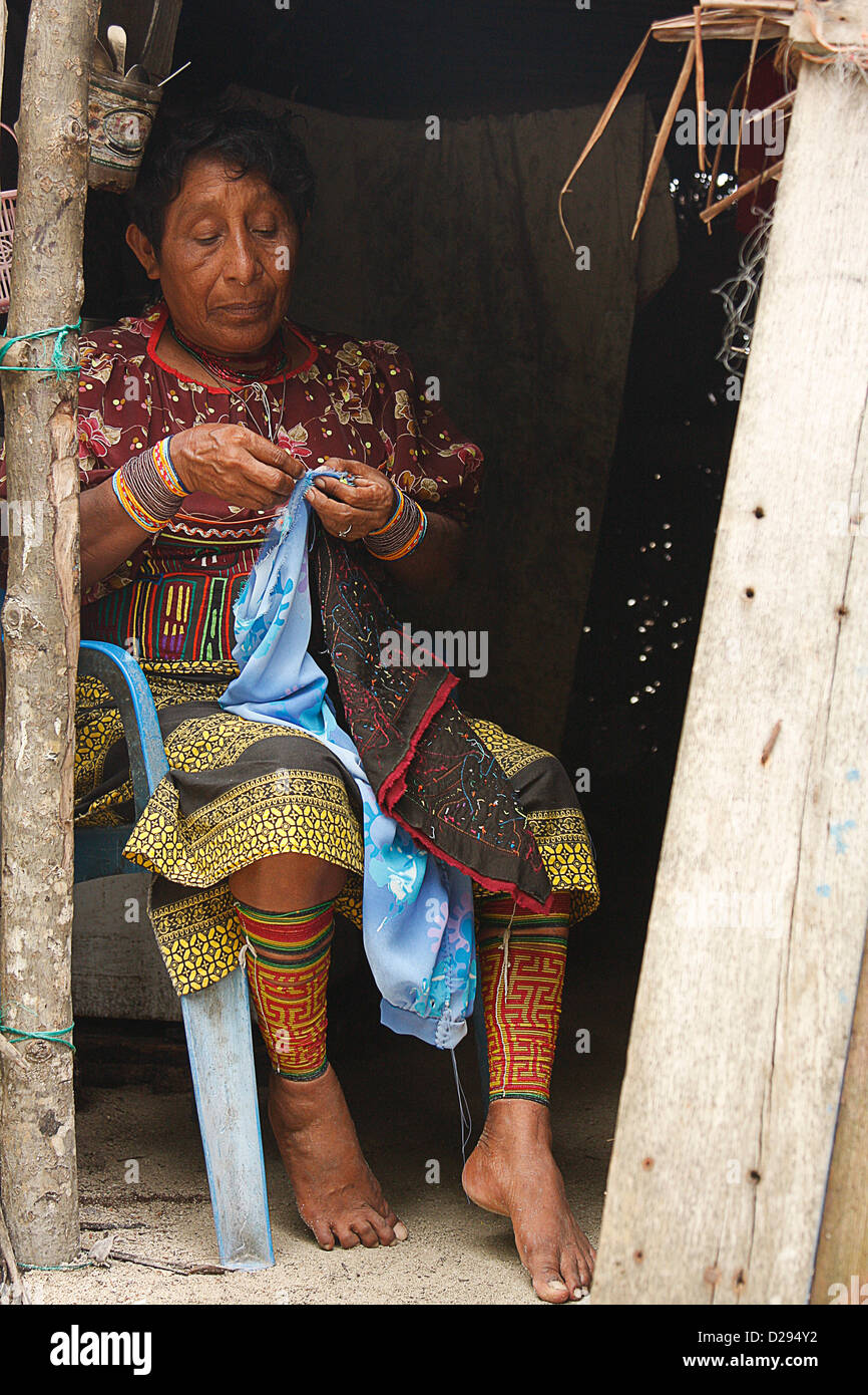 kuna sowing mula Stock Photo - Alamy