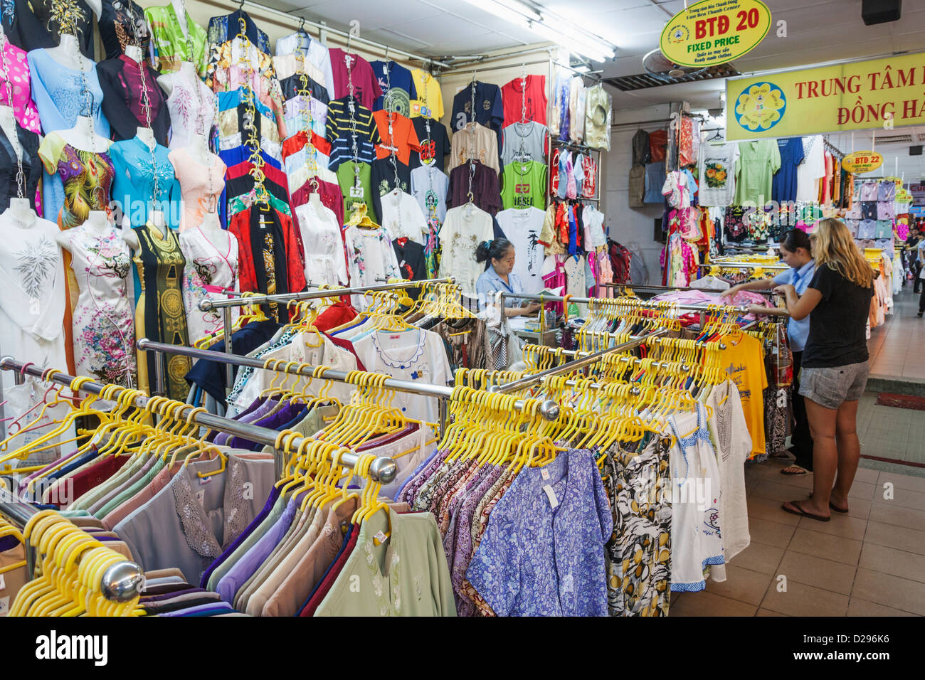 Ben thanh market clothes hi-res stock photography and images - Alamy