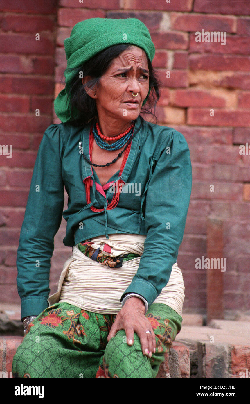 Woman with traditional clothes hi-res stock photography and images - Alamy