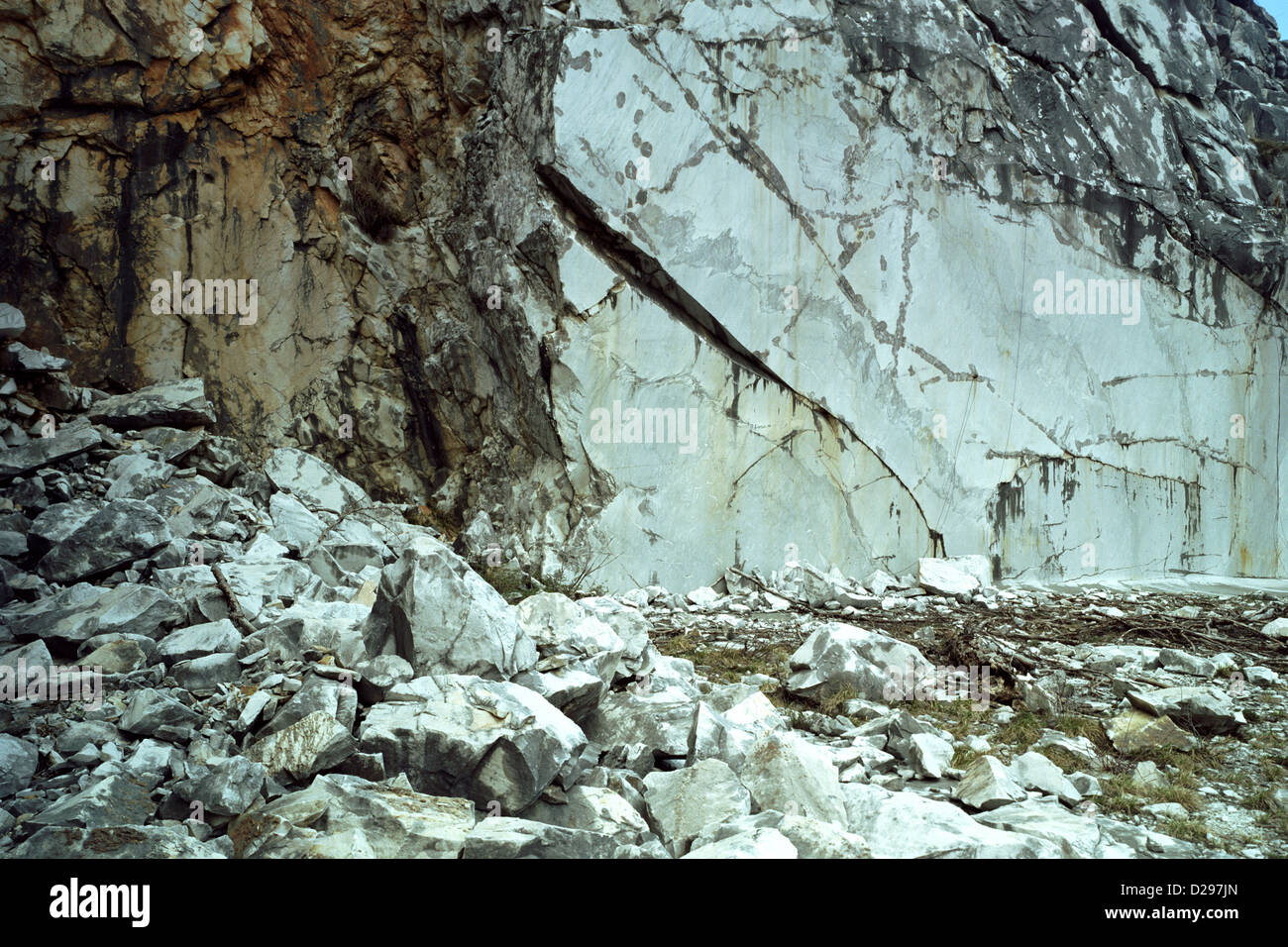 Carrara stone hi-res stock photography and images - Alamy