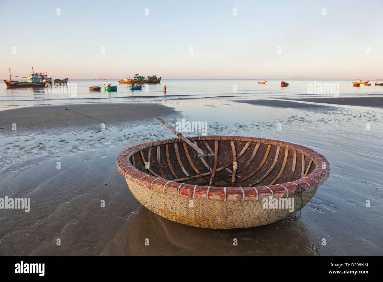 Coracle coracle hi-res stock photography and images - Alamy