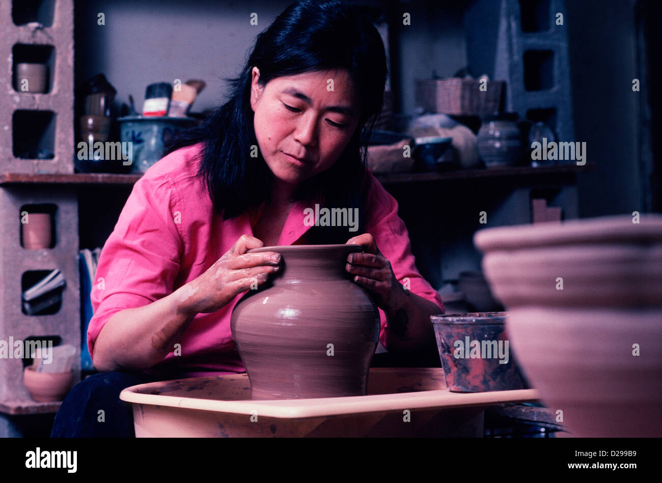Pottery workers hi-res stock photography and images - Alamy