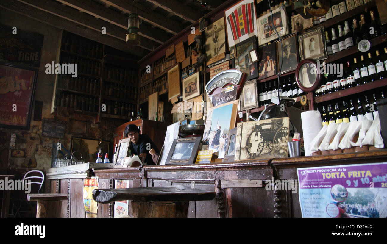 Resto exterior hi-res stock photography and images - Alamy