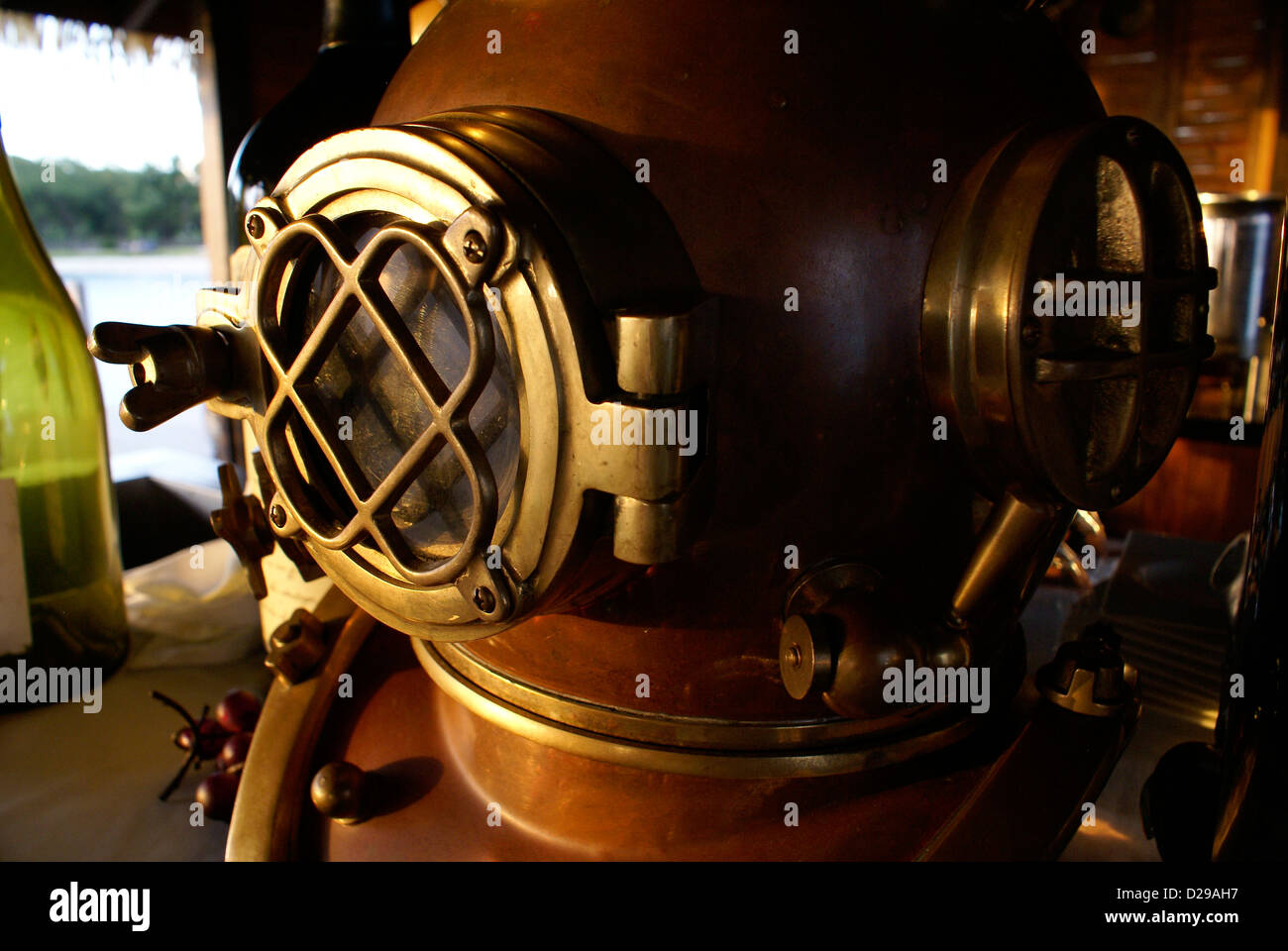 Diving suit old hi-res stock photography and images - Alamy