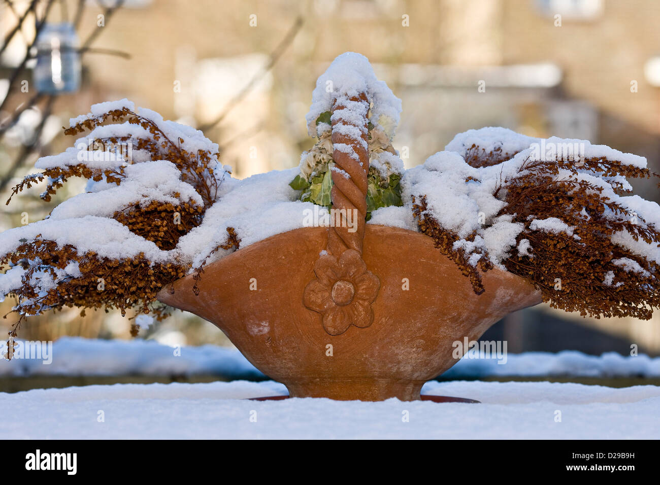Plant pottery hi-res stock photography and images - Alamy