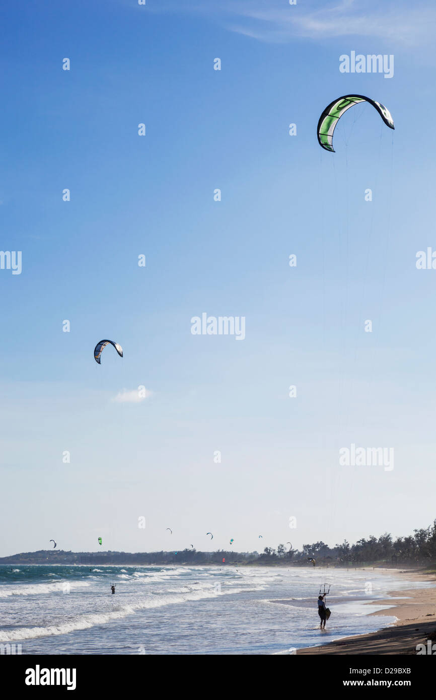 Vietnam, Mui Ne, Parasurfing Stock Photo - Alamy