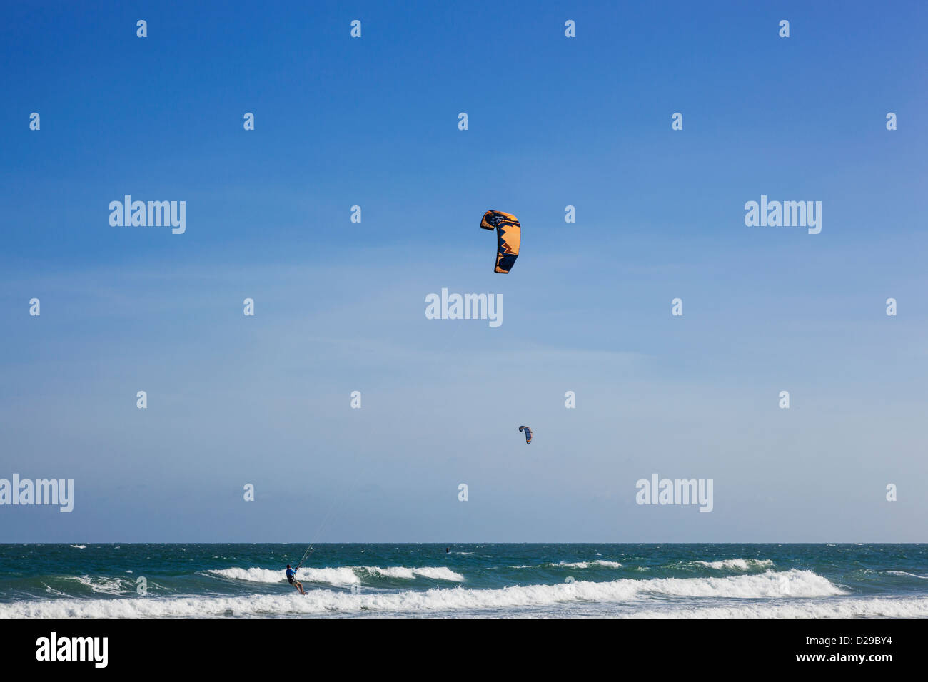 Vietnam, Mui Ne, Parasurfing Stock Photo - Alamy