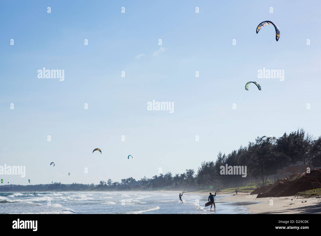 Vietnam, Mui Ne, Parasurfing Stock Photo - Alamy