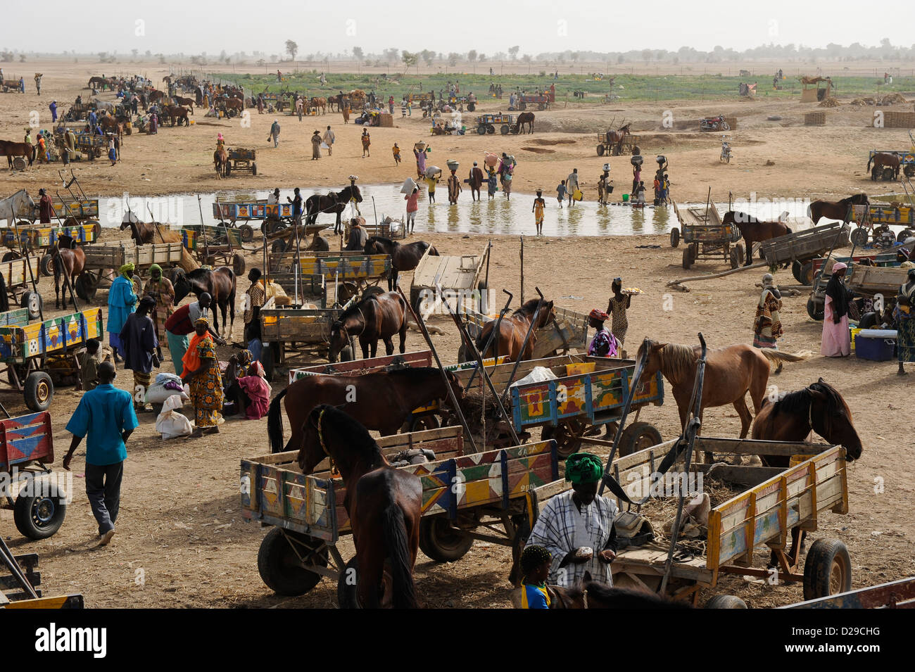 Africa, Mali, market day in Djenné at river Bani Stock Photo - Alamy