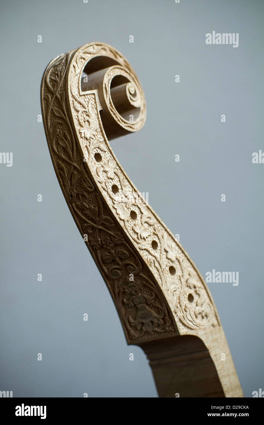 Stringed instrument making hi-res stock photography and images - Alamy