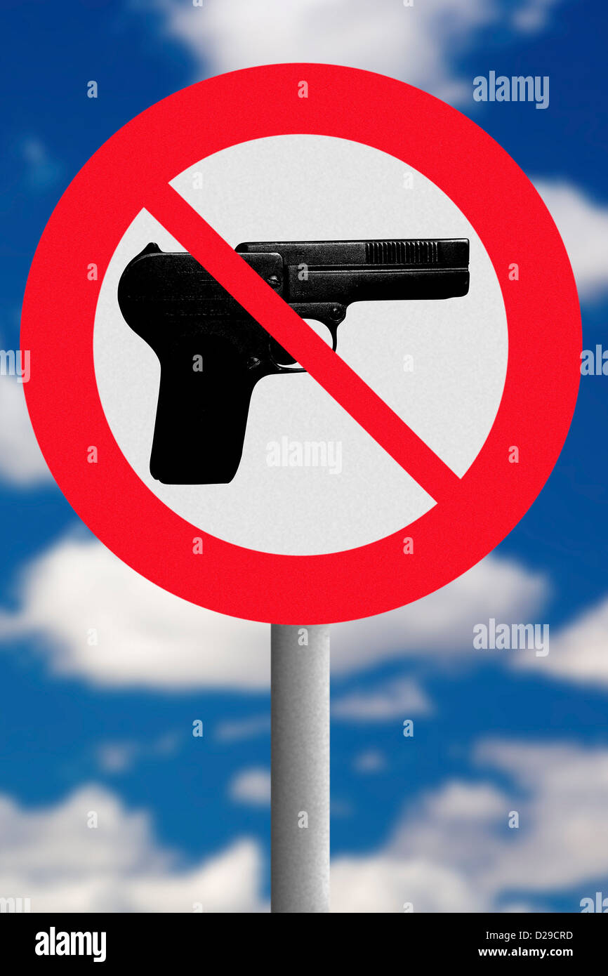 No handgun road sign Stock Photo - Alamy