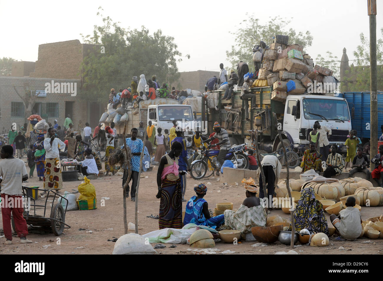 Mali market people hi-res stock photography and images - Alamy