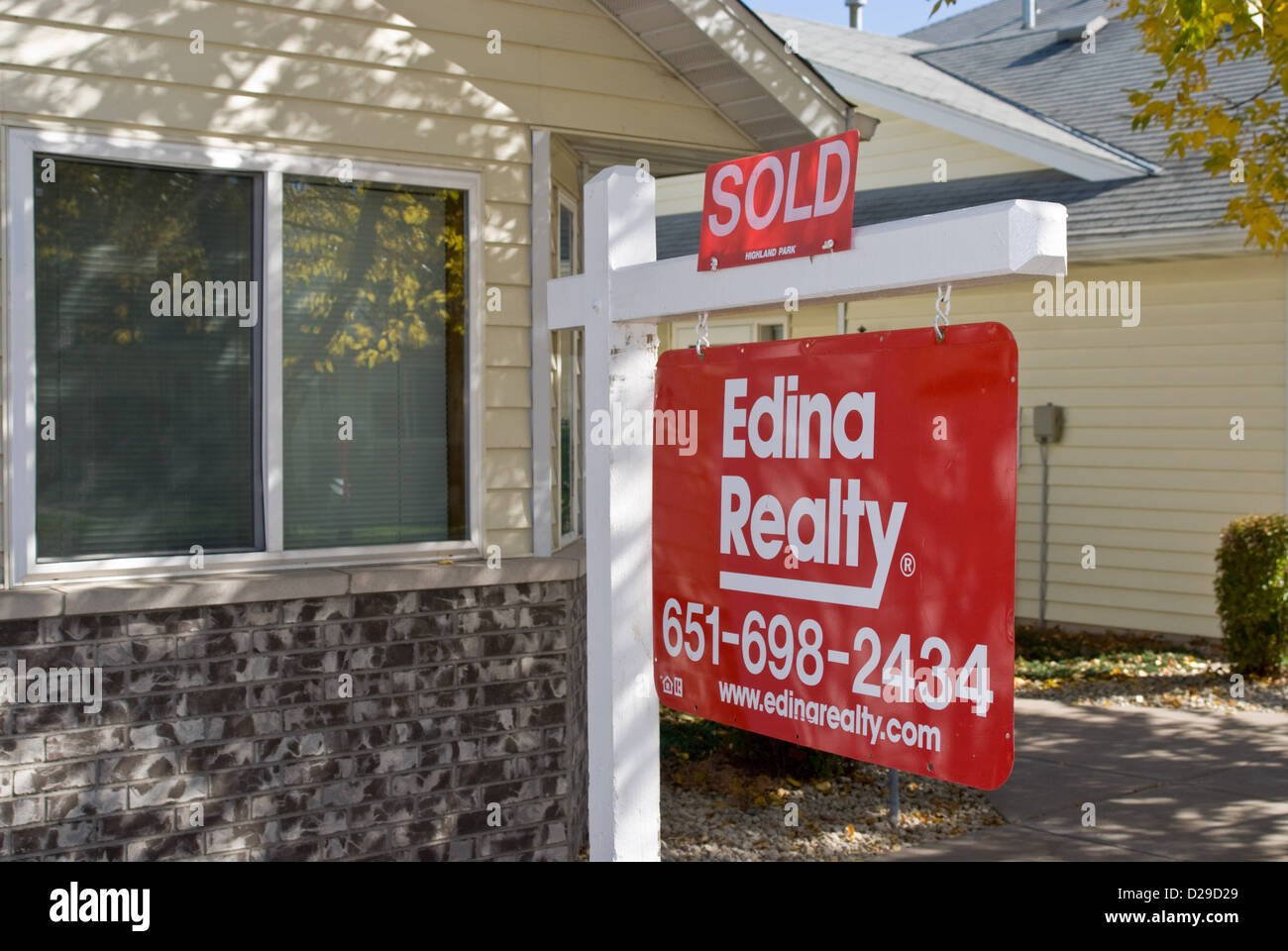 Townhome for sale hi-res stock photography and images - Alamy