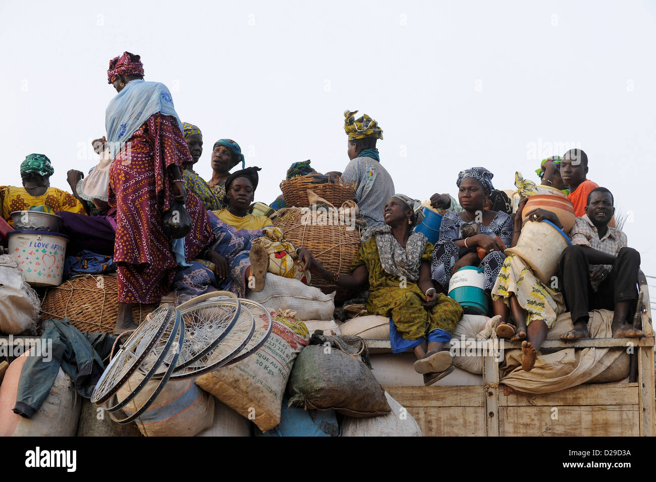 Women trade africa hi-res stock photography and images - Alamy