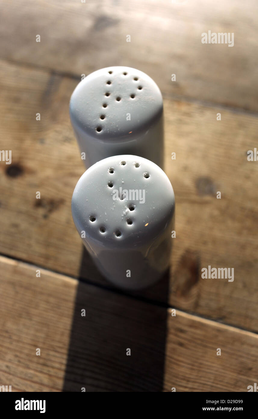 Salt and pepper pots hi-res stock photography and images - Alamy