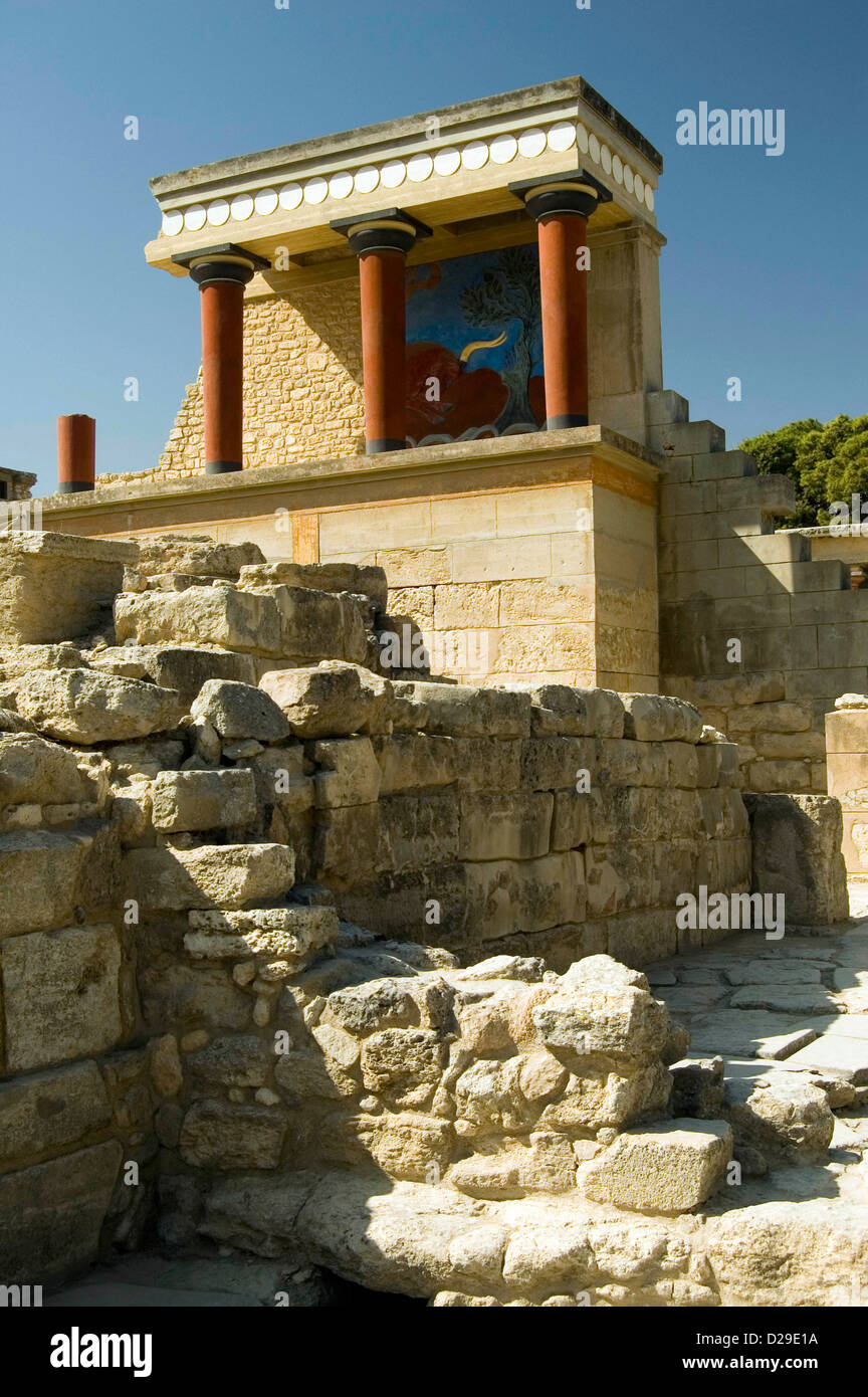 Palace of knossos hi-res stock photography and images - Alamy