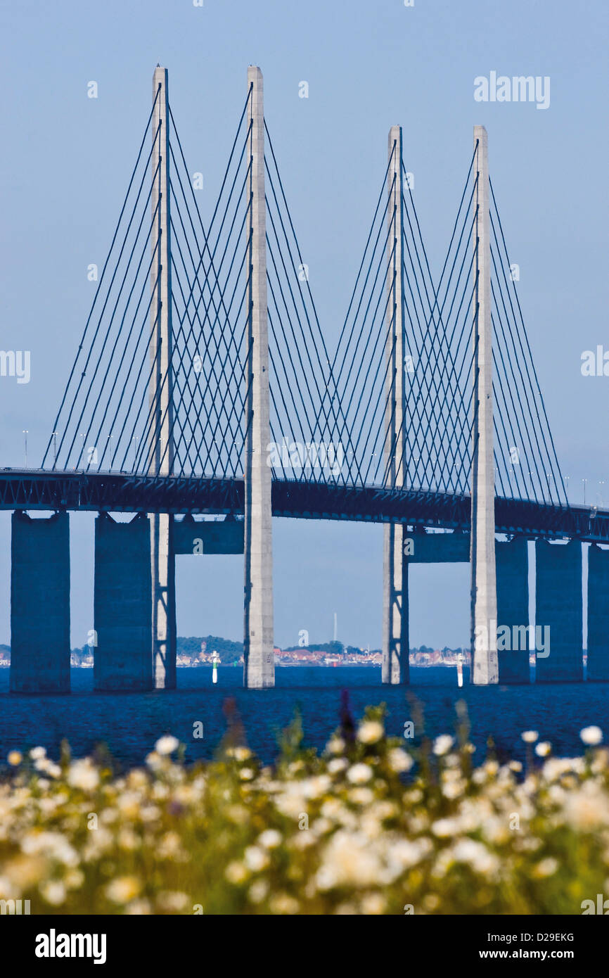 The Oresund Bridge between Denmark Stock Photo - Alamy