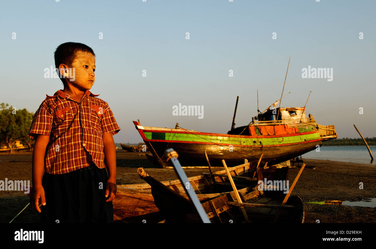 Burma ship myanmar ship hi-res stock photography and images - Alamy