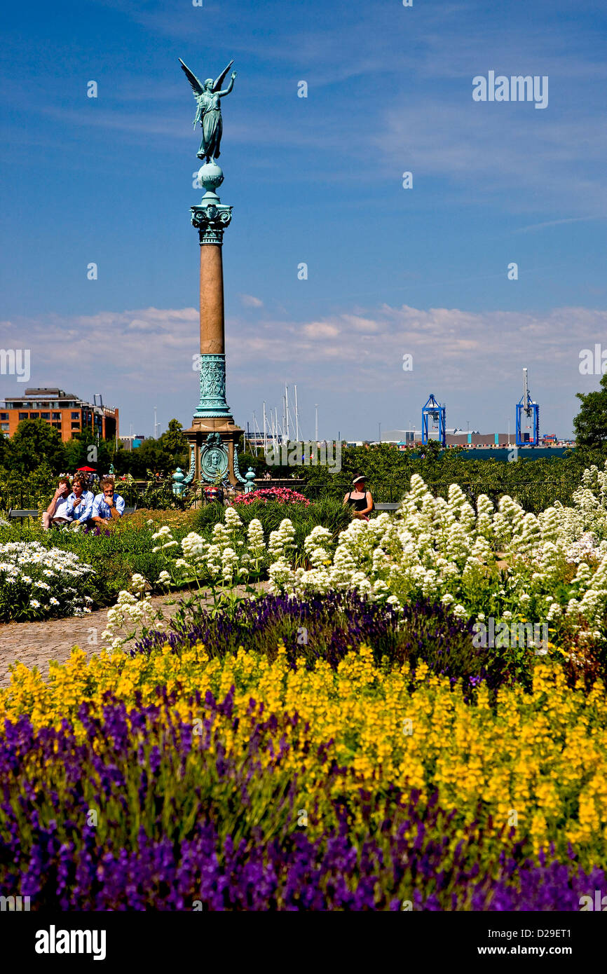 Memorial column for the naval hero Stock Photo - Alamy
