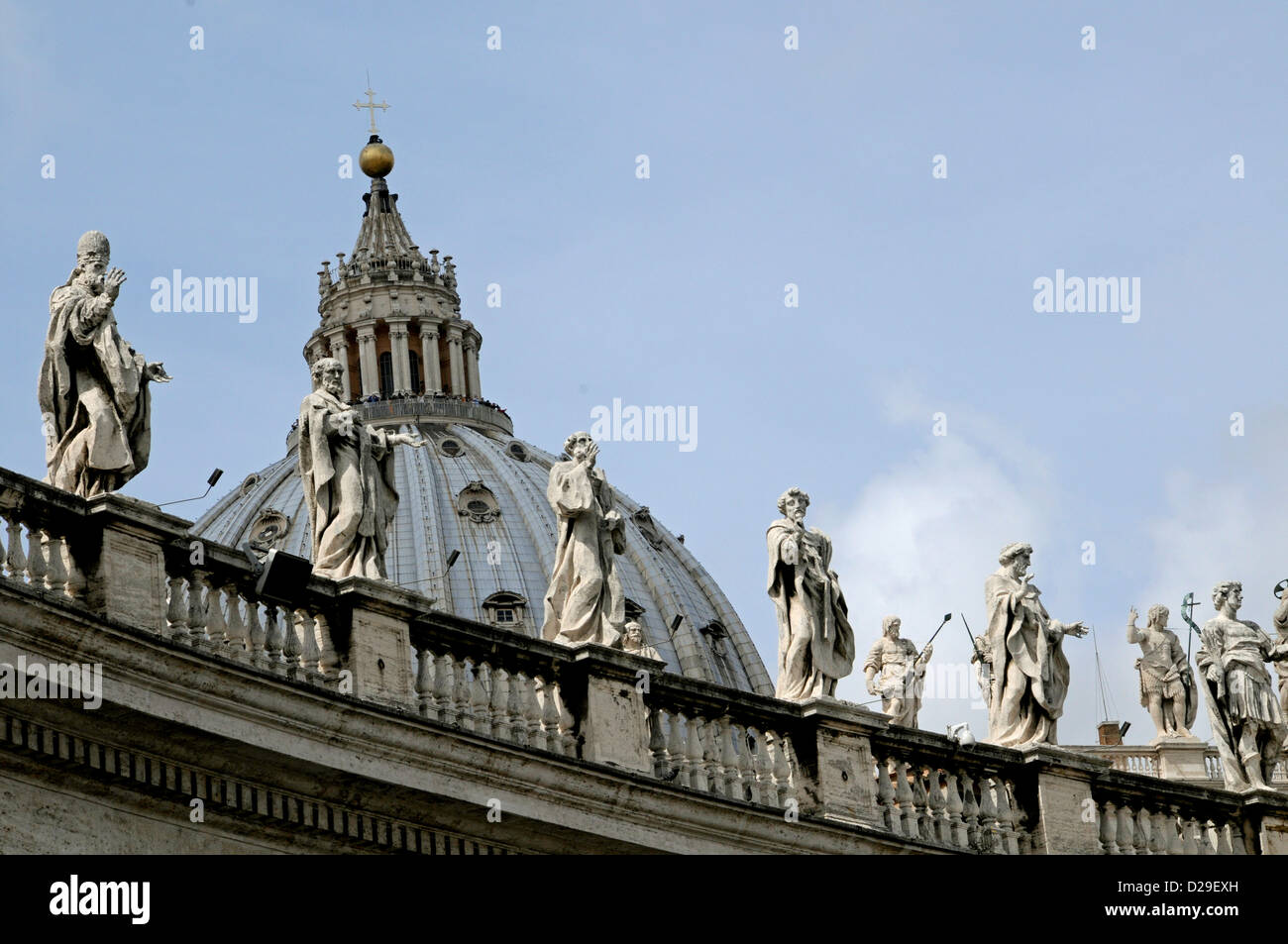 Statues on st peters basilica hi-res stock photography and images - Alamy