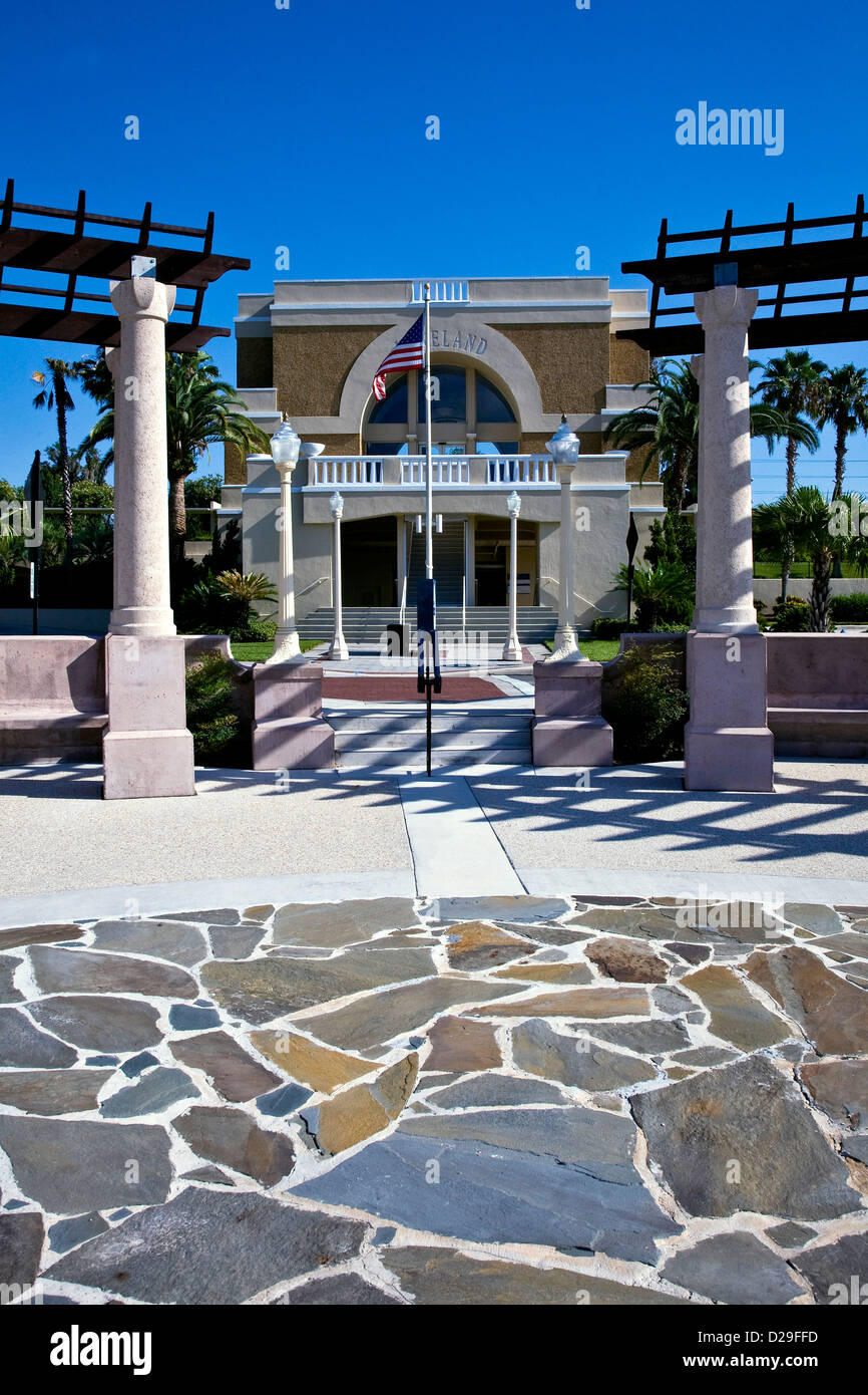 Amtrak symbol hi-res stock photography and images - Alamy