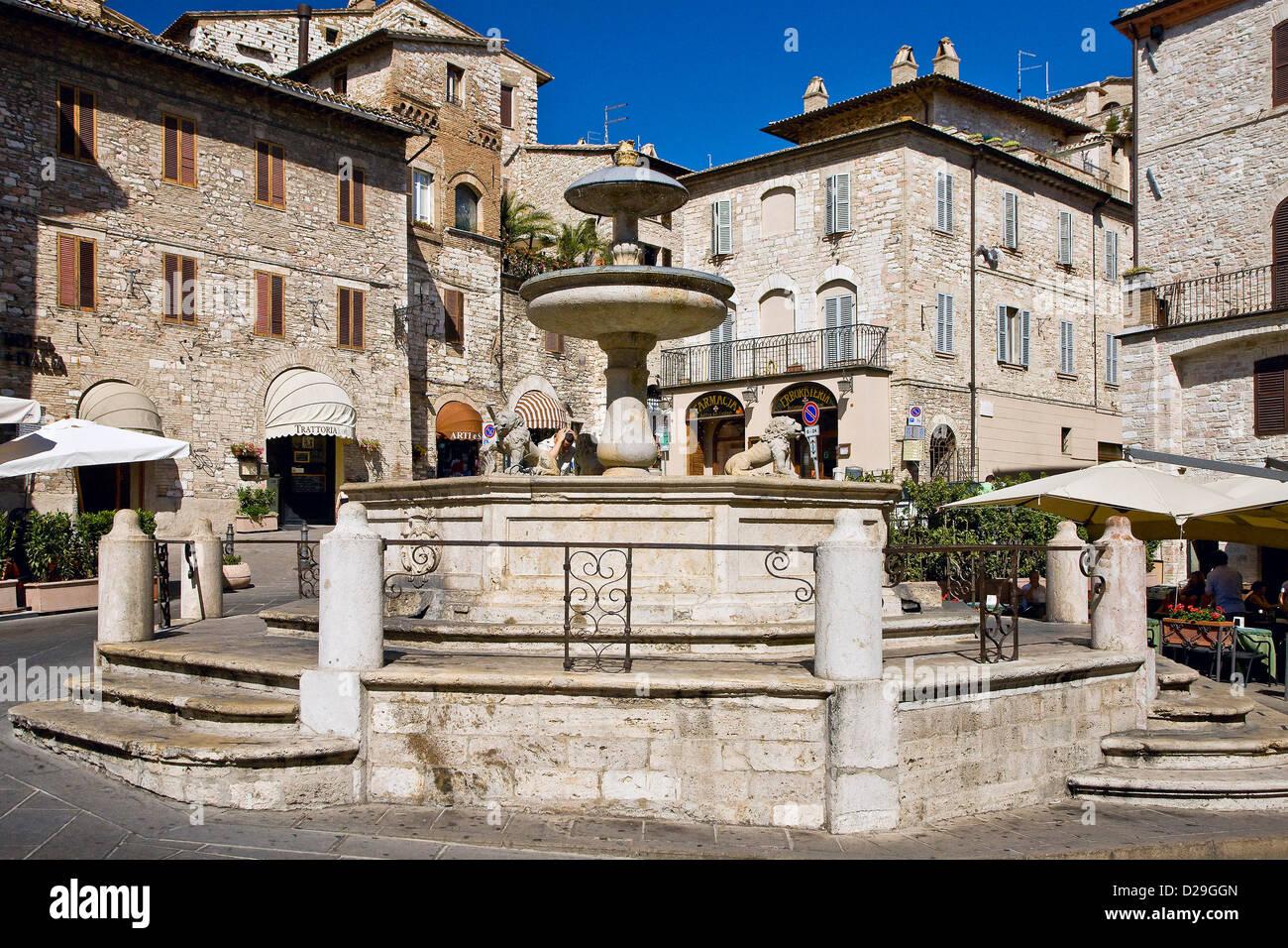 Piazza del comune in assisi hi-res stock photography and images - Alamy