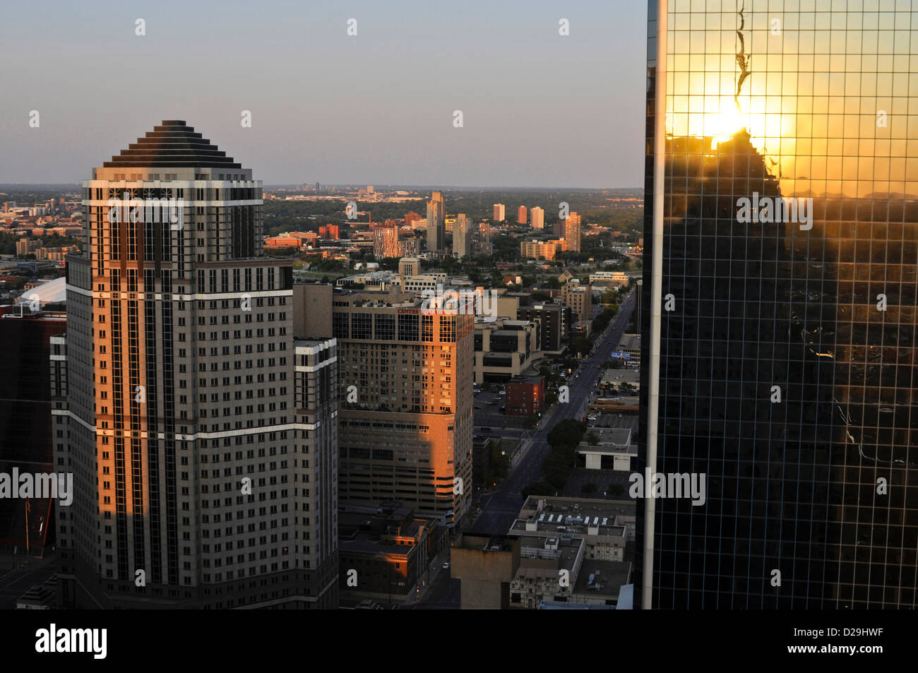 Minneapolis, Mn skyline at sunset Stock Photo - Alamy