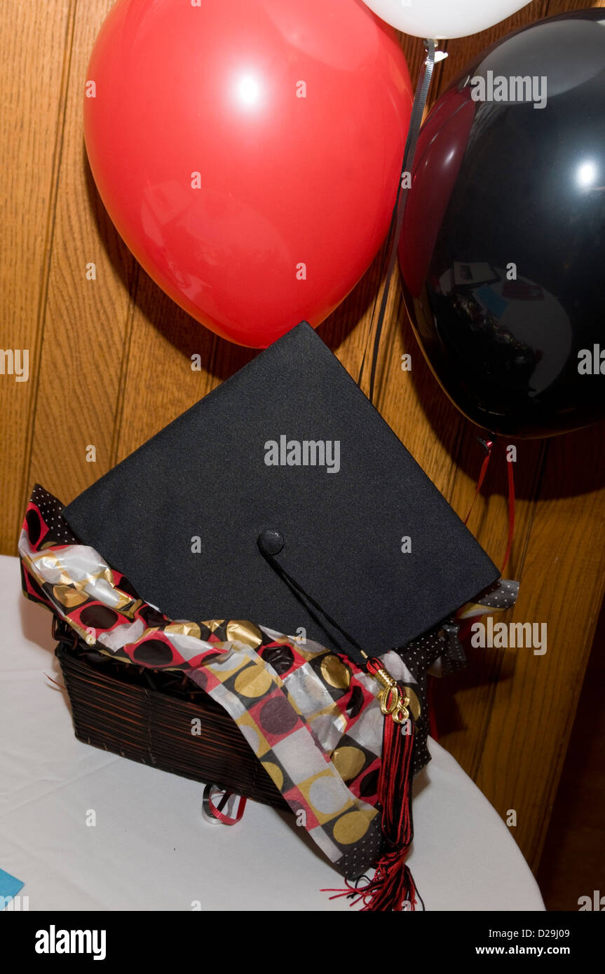 Graduation table setting Stock Photo - Alamy