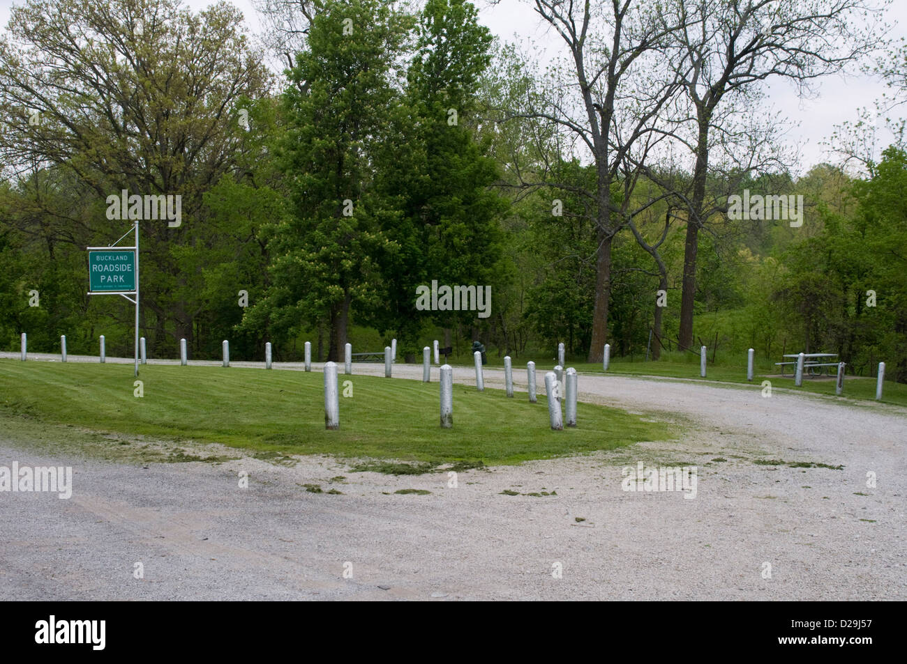 Roadside picnic area picnic bench hi-res stock photography and images ...