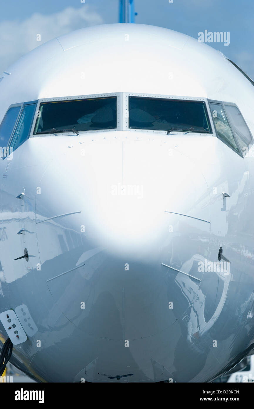 Aircraft front hi-res stock photography and images - Alamy