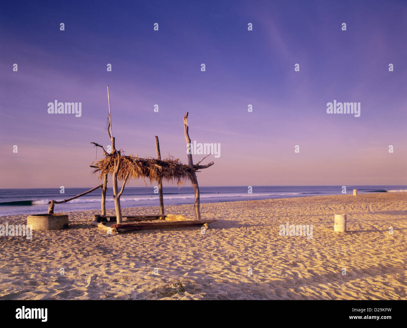 Trestles hi-res stock photography and images - Alamy