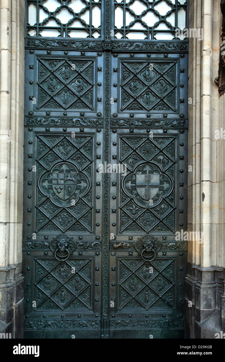 Ornate Stonework and details from the exterior of Cologne Cathedral ...